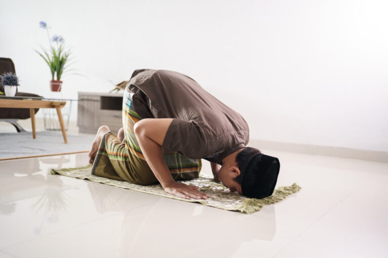 7 Syarat Sah Sholat yang Harus Dipenuhi Sebelum Melaksanakan Ibadah